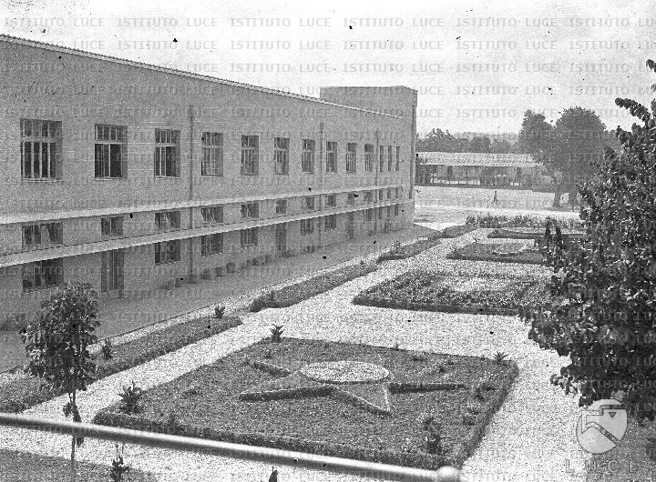 Esterni dell'ospedale militare - Archivio storico Istituto Luce Esterni dell'ospedale militare - Archivio storico Istituto Luce