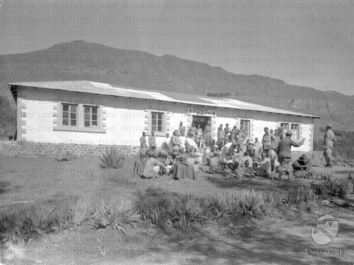 Ospedale militare italiano a Dessiè - Archivio storico Istituto Luce Ospedale militare italiano a Dessiè - Archivio storico Istituto Luce