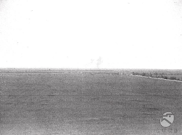 Veduta aerea del campo di Aviano - Archivio storico Istituto Luce Veduta aerea del campo di Aviano - Archivio storico Istituto Luce