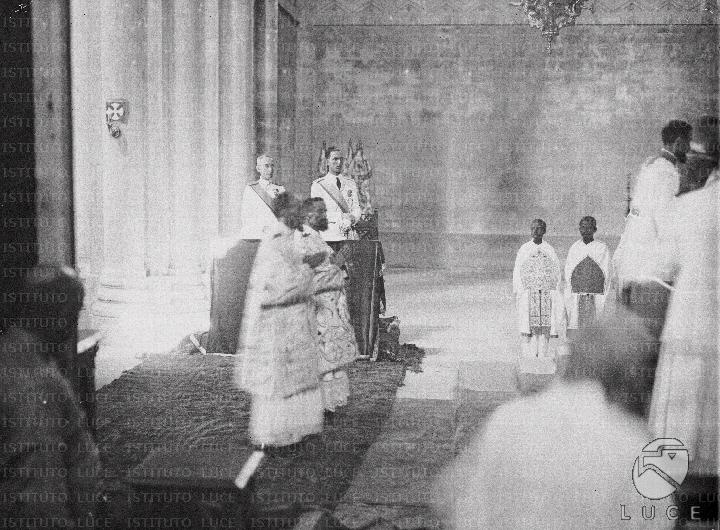 Sacerdoti cattolici somali celebrano la messa inaugurale nella ... Sacerdoti cattolici somali celebrano la messa inaugurale nella ...
